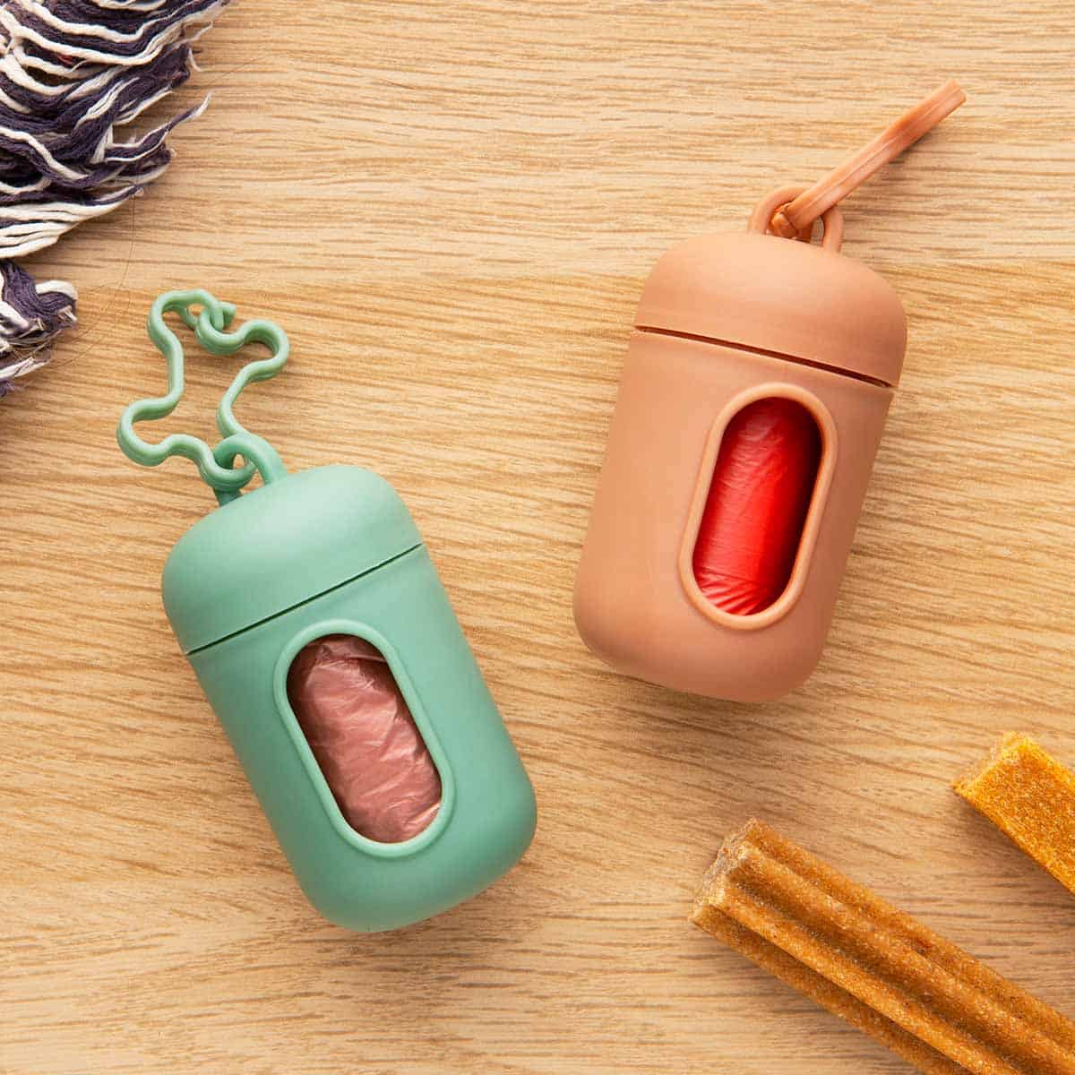 Stylish Dog Poop Bag Carrier for Clean & Convenient Walks - שיקס